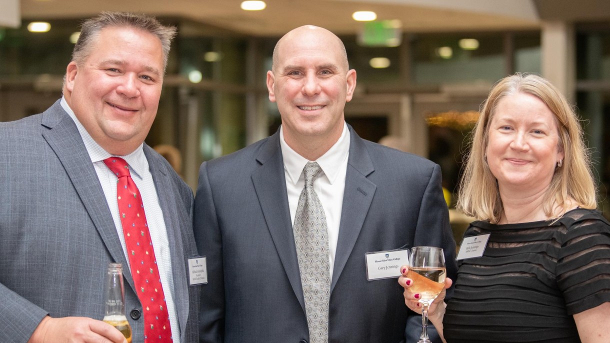 Honoring service in style | Mount Saint Mary College