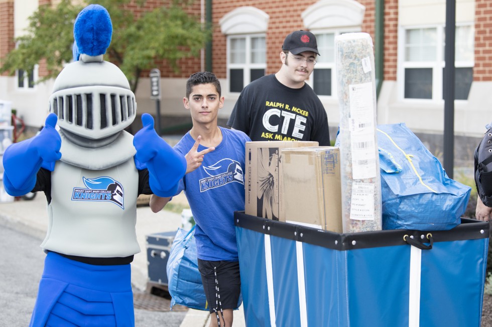 First-year Resident Move-In Day | Mount Saint Mary College