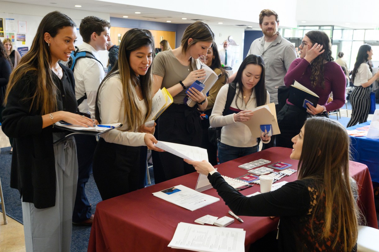 Mount hosts career fairs for students, alumni | Mount Saint Mary College