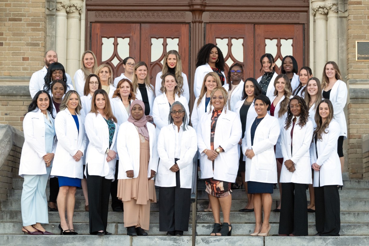 Nearly 40 white coats awarded at Mount’s Nurse Practitioner ceremony ...
