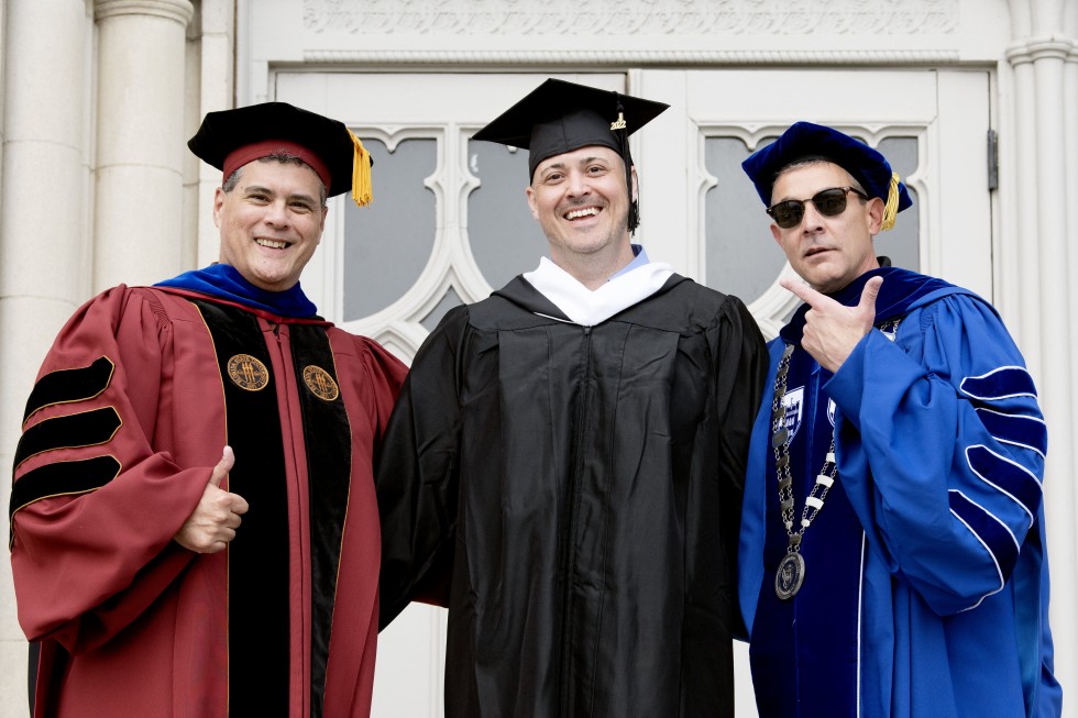 Mount graduates first Hudson Link student | Mount Saint Mary College