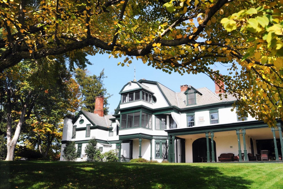 Mount sells Desmond Estate to Town of Newburgh | Mount Saint Mary College