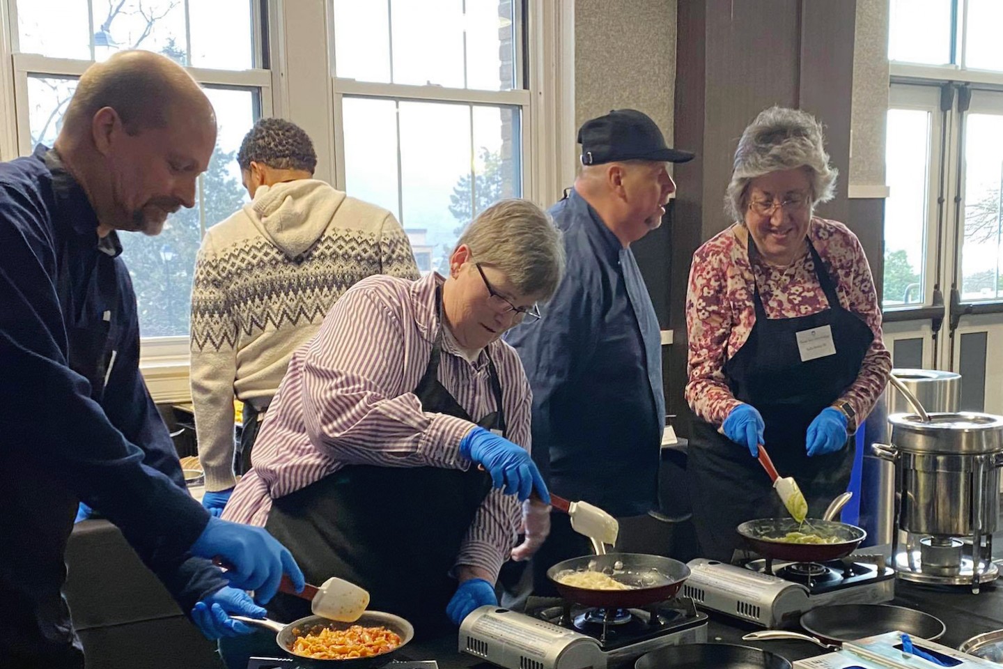 Chef for a day: Mount alumni enjoy cooking class | Mount Saint Mary College