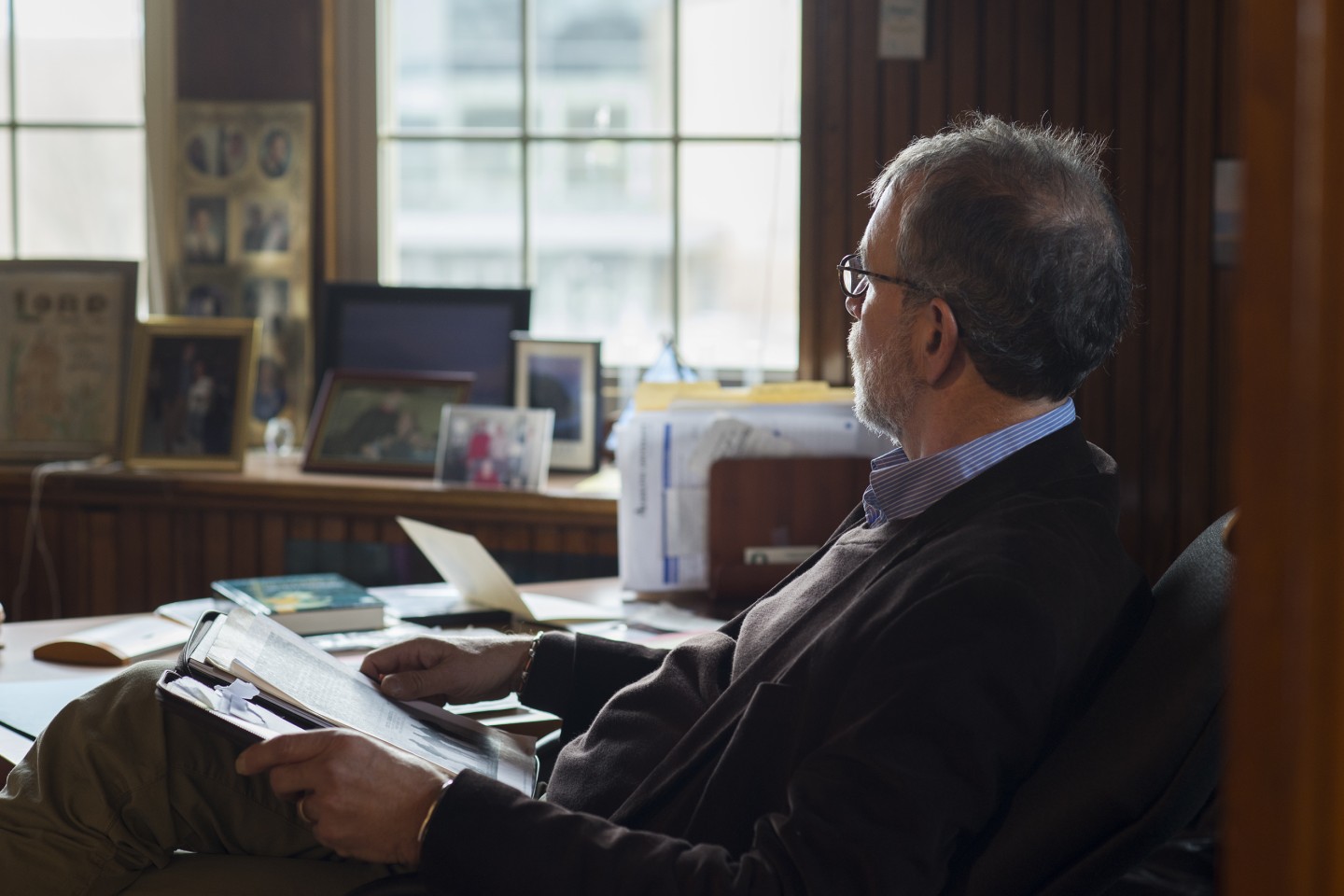 Navigating the holiday blues: Mount professor discusses aging and ...