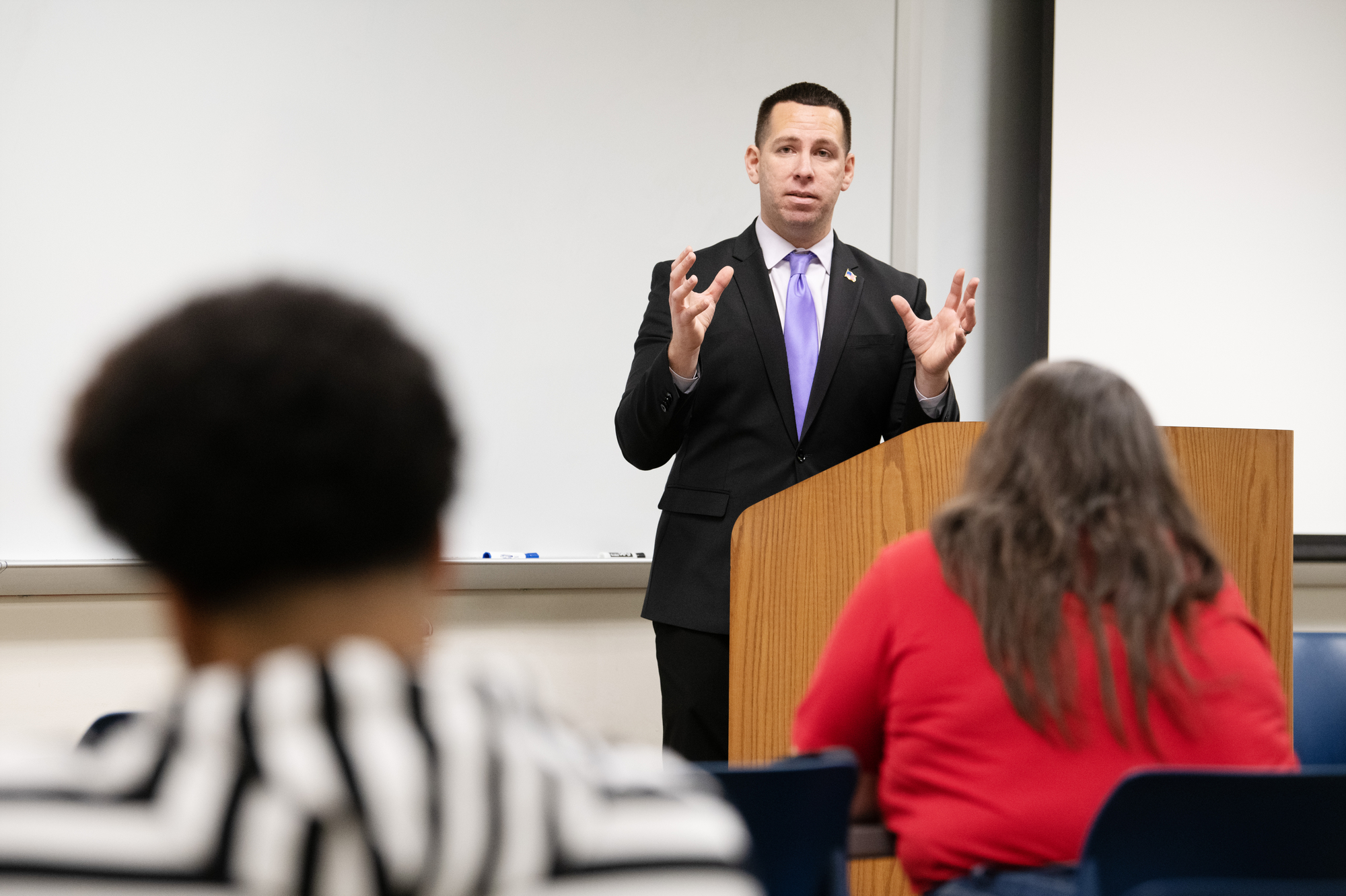 Maher speaks law, society with Mount students | Mount Saint Mary College